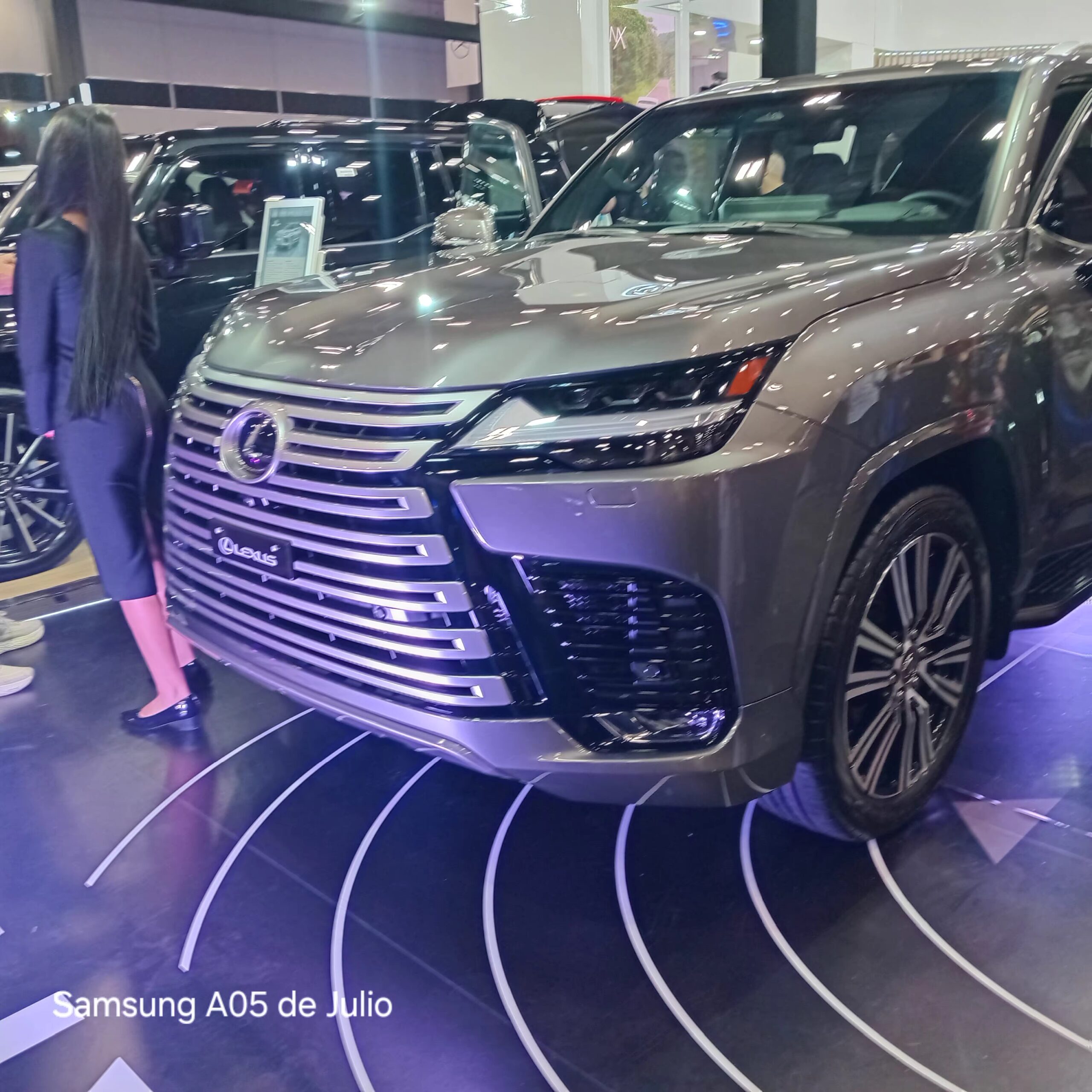 Lexus revoluciona el lujo sostenible con el lanzamiento del nuevo SUV ...